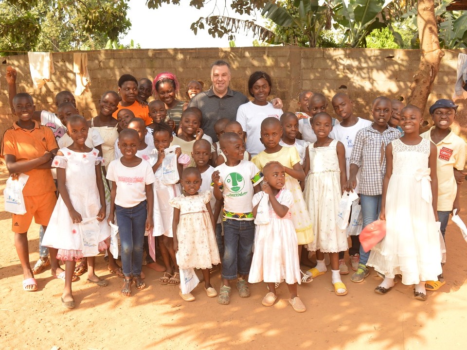 ...L’HUMANITAIRE EN ACTION DEPUIS 25 ANS... - Fidèle au poste