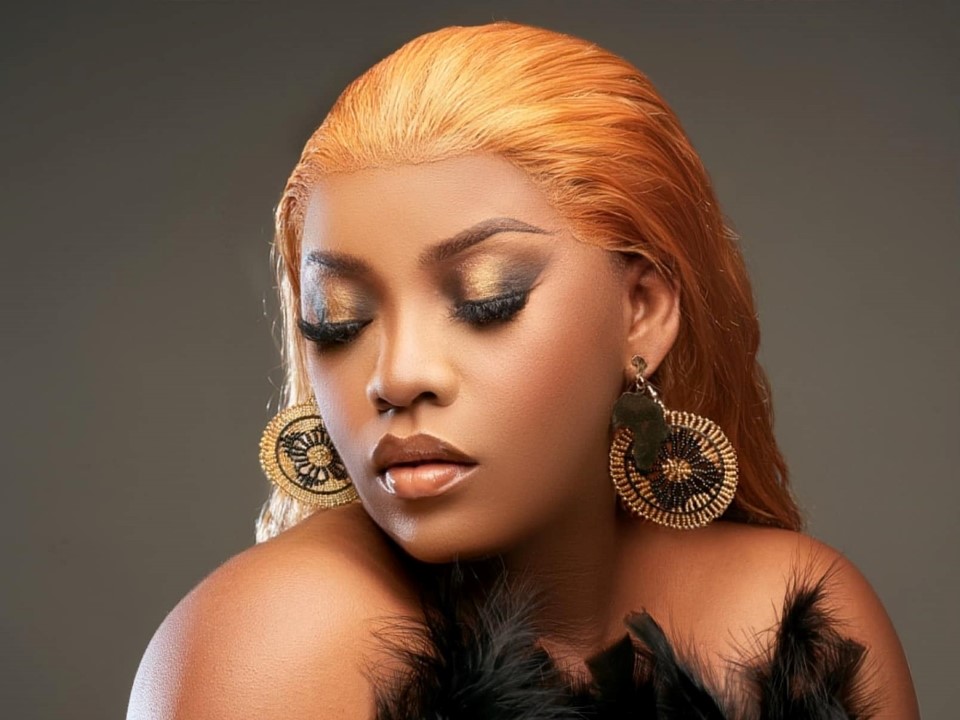 KRYS M; MEILLEUR ARTISTE D'AFRIQUE CENTRALE - Fidèle au poste