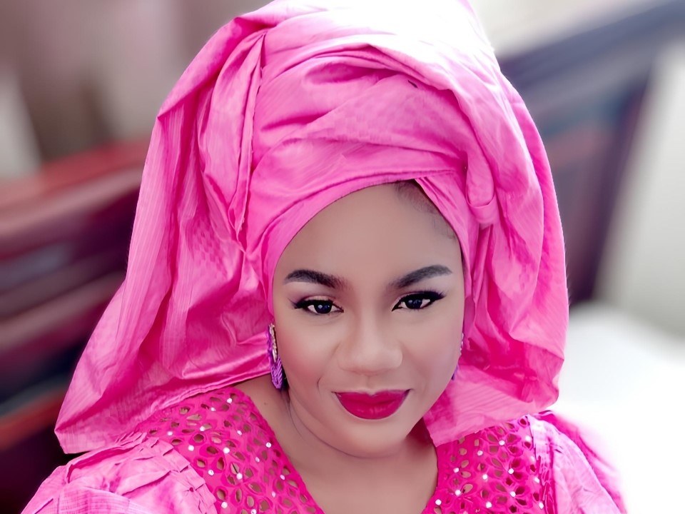 SANZY VIANY: MON CORPS N'EST PAS UN TAMBOUR - Fidèle au poste